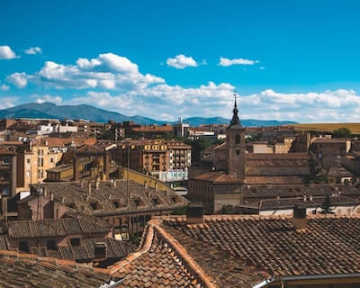 miResi: Encuentra la residencia de mayores ideal al precio que esperabas.